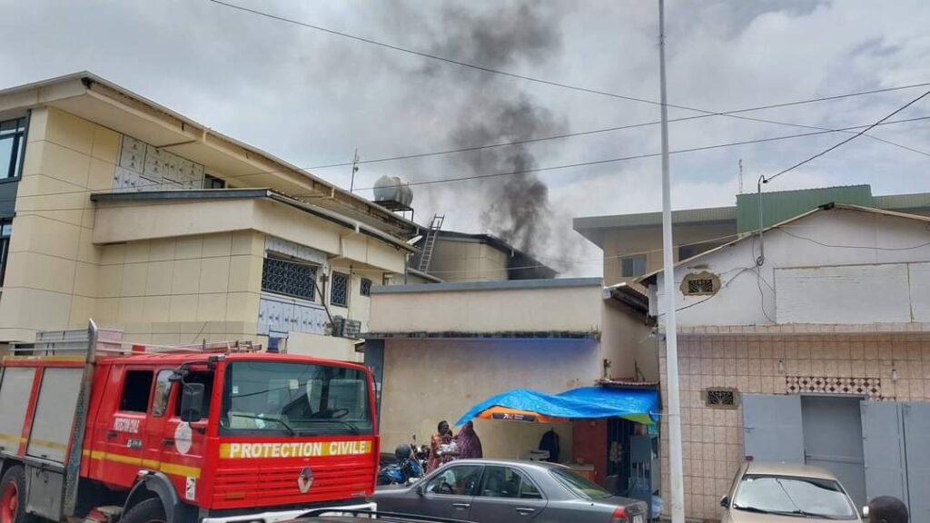Kaloum: un incendie signalé au ministère de l'Urbanisme, de l'Habitat ...